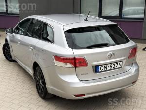 Grey Toyota Avensis 2010 in Riga, with an engine capacity of 2.00 L and mileage of 330 thousand km for 3500 €, photo 9 on AUTOMOTO.COM.LV