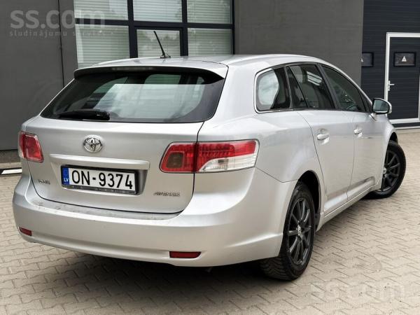 Grey Toyota Avensis 2010 in Riga, with an engine capacity of 2.00 L and mileage of 330 thousand km for 3500 €, photo 10 on AUTOMOTO.COM.LV