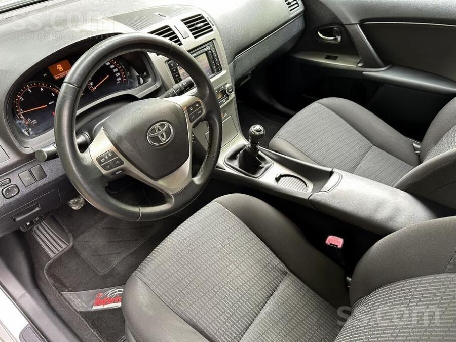 Grey Toyota Avensis 2010 in Riga, with an engine capacity of 2.00 L and mileage of 330 thousand km for 3500 €, photo 11 on AUTOMOTO.COM.LV