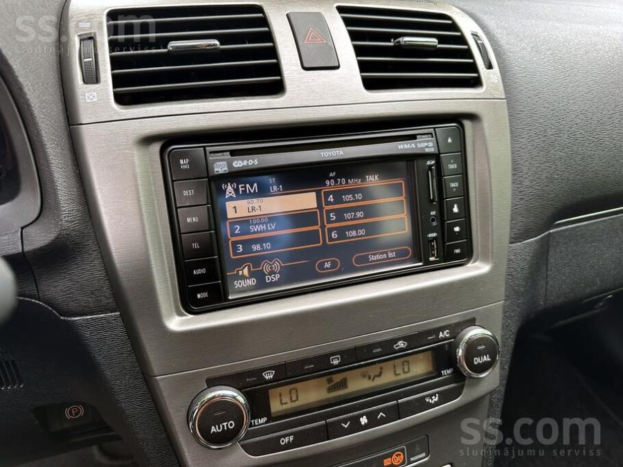 Grey Toyota Avensis 2010 in Riga, with an engine capacity of 2.00 L and mileage of 330 thousand km for 3500 €, photo 17 on AUTOMOTO.COM.LV
