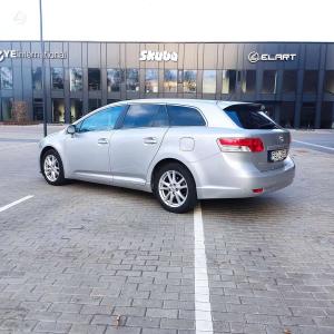 Pelēks Toyota Avensis 2010 Viļņa, ar dzinēja tilpumu 2.00 L un nobraukumu 234 tūkst. km par 3000 €, foto 3 vietnē AUTOMOTO.COM.LV