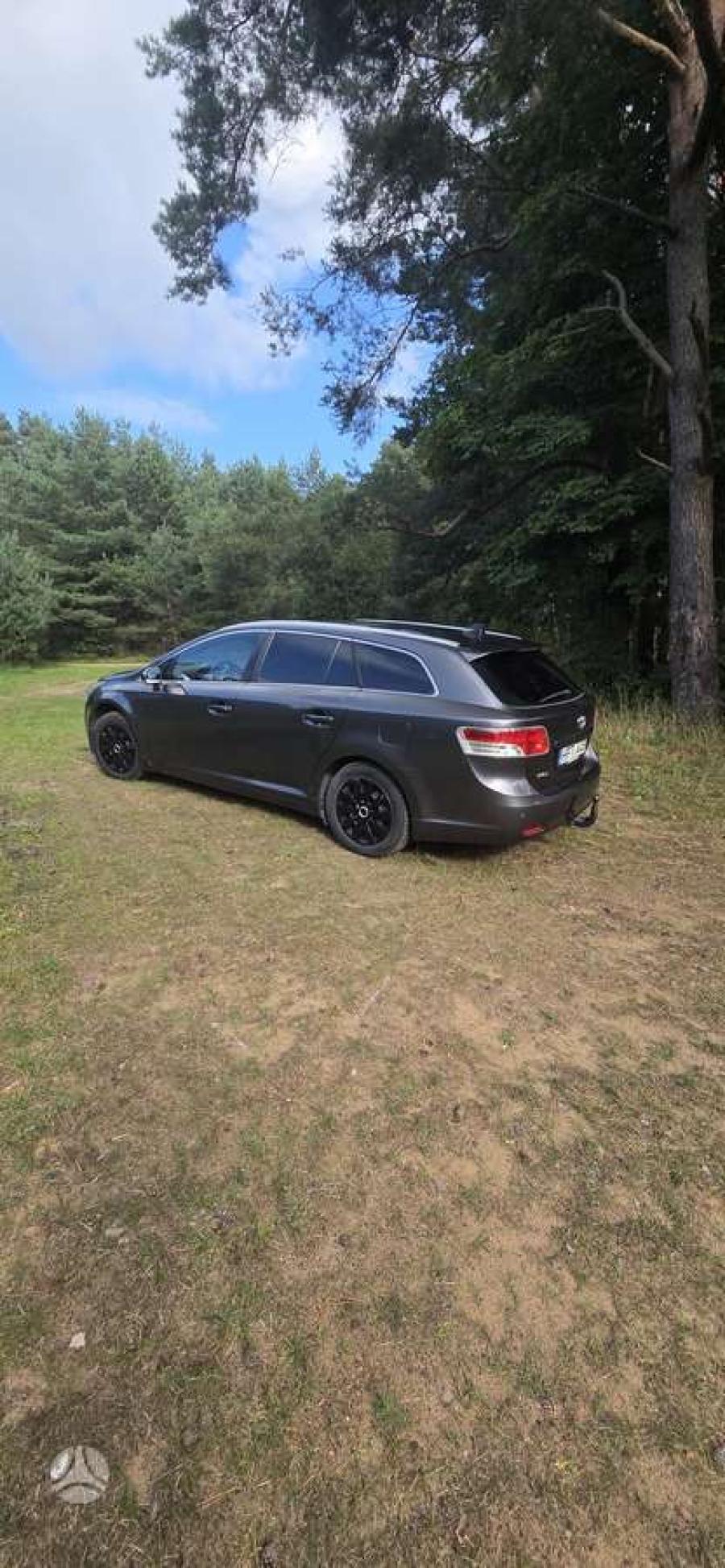 Pelēks Toyota Avensis 2010 Viļņa, ar dzinēja tilpumu 2.00 L un nobraukumu 394 tūkst. km par 2200 €, foto 1 vietnē AUTOMOTO.COM.LV