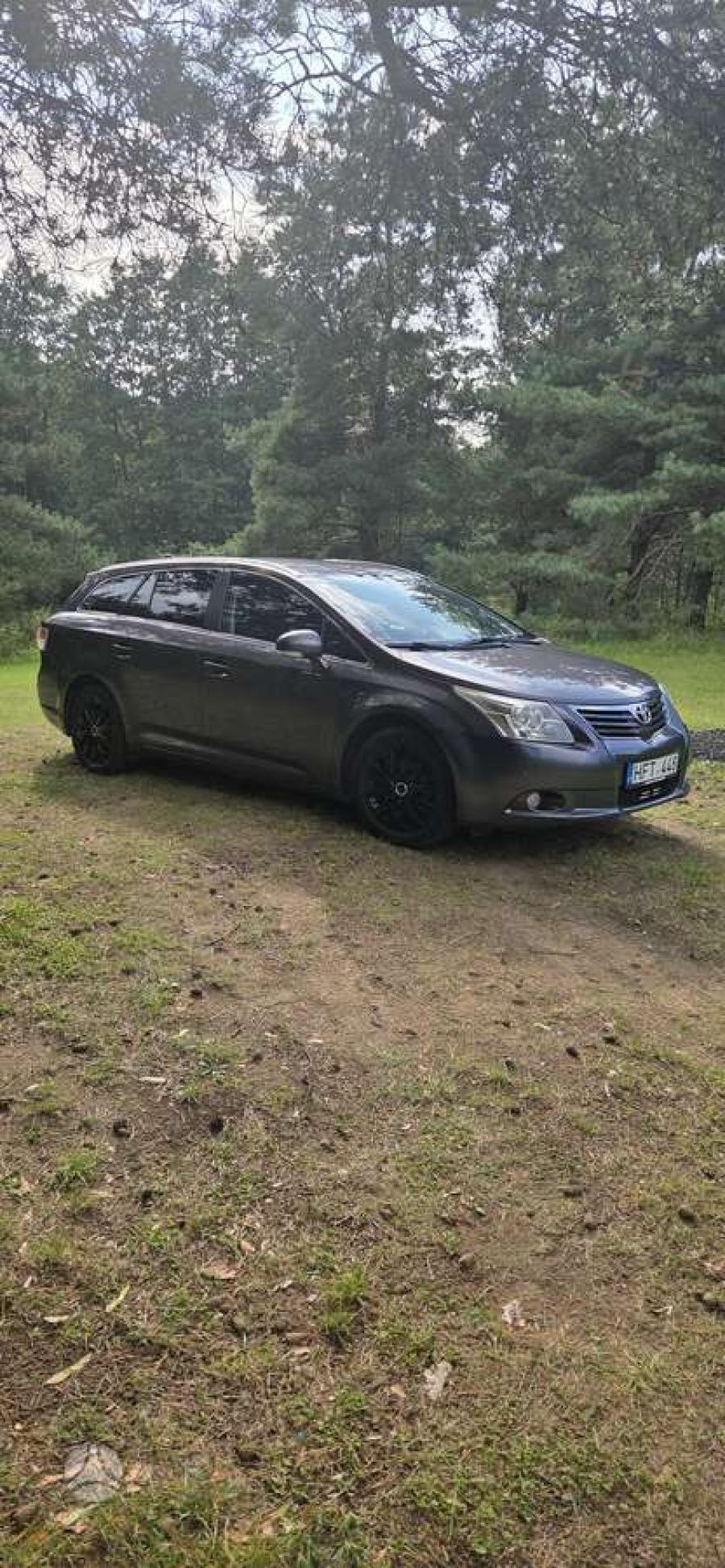 Pelēks Toyota Avensis 2010 Viļņa, ar dzinēja tilpumu 2.00 L un nobraukumu 394 tūkst. km par 2200 €, foto 3 vietnē AUTOMOTO.COM.LV