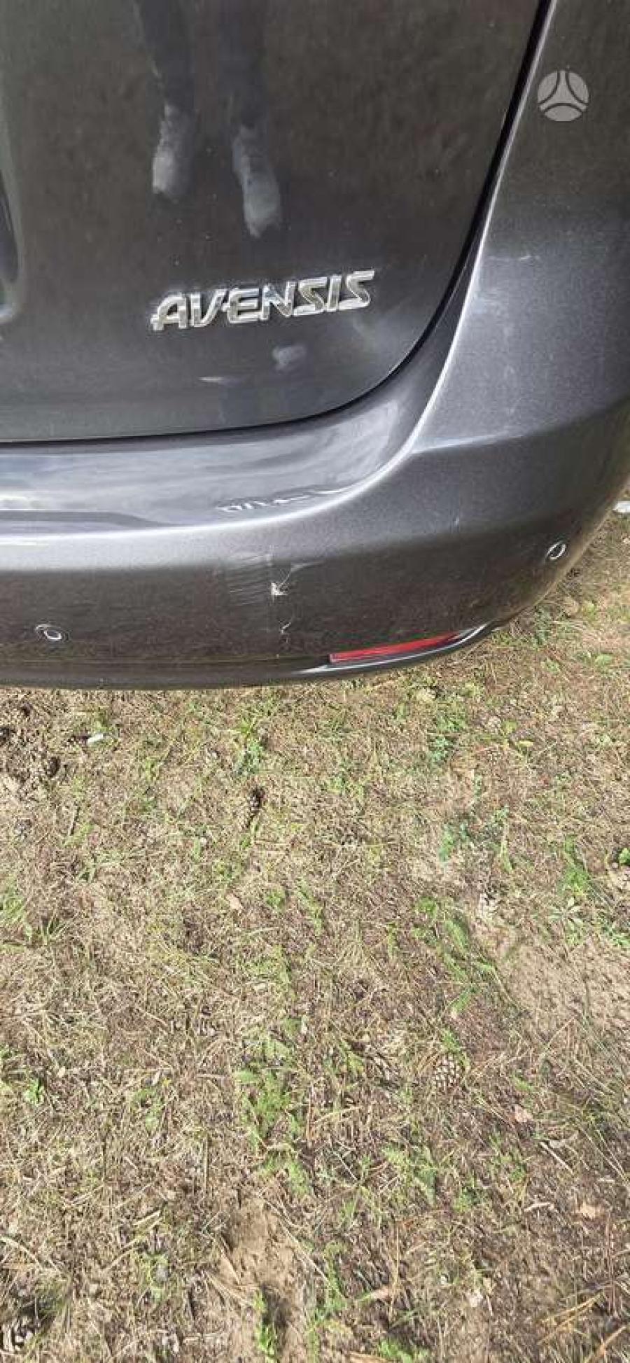 Pelēks Toyota Avensis 2010 Viļņa, ar dzinēja tilpumu 2.00 L un nobraukumu 394 tūkst. km par 2200 €, foto 7 vietnē AUTOMOTO.COM.LV