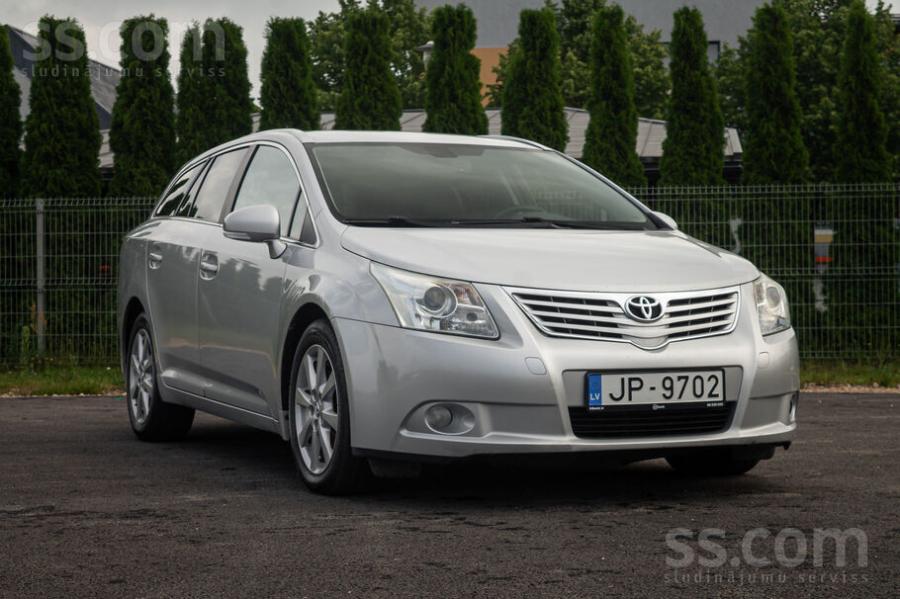 Pelēks Toyota Avensis 2010 Jelgava, ar dzinēja tilpumu 2.20 L un nobraukumu 360 tūkst. km par 3300 €, foto 1 vietnē AUTOMOTO.COM.LV
