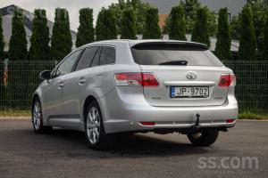 Pelēks Toyota Avensis 2010 Jelgava, ar dzinēja tilpumu 2.20 L un nobraukumu 360 tūkst. km par 3300 €, foto 5 vietnē AUTOMOTO.COM.LV