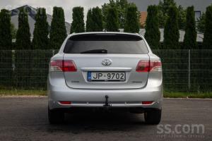 Pelēks Toyota Avensis 2010 Jelgava, ar dzinēja tilpumu 2.20 L un nobraukumu 360 tūkst. km par 3300 €, foto 6 vietnē AUTOMOTO.COM.LV