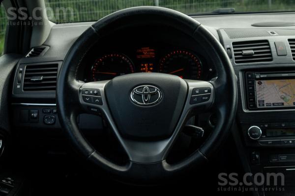 Pelēks Toyota Avensis 2010 Jelgava, ar dzinēja tilpumu 2.20 L un nobraukumu 360 tūkst. km par 3300 €, foto 11 vietnē AUTOMOTO.COM.LV