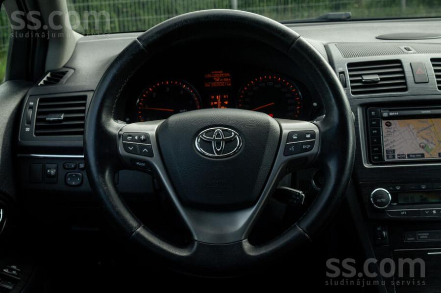 Pelēks Toyota Avensis 2010 Jelgava, ar dzinēja tilpumu 2.20 L un nobraukumu 360 tūkst. km par 3300 €, foto 11 vietnē AUTOMOTO.COM.LV