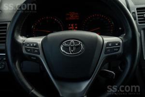 Pelēks Toyota Avensis 2010 Jelgava, ar dzinēja tilpumu 2.20 L un nobraukumu 360 tūkst. km par 3300 €, foto 12 vietnē AUTOMOTO.COM.LV