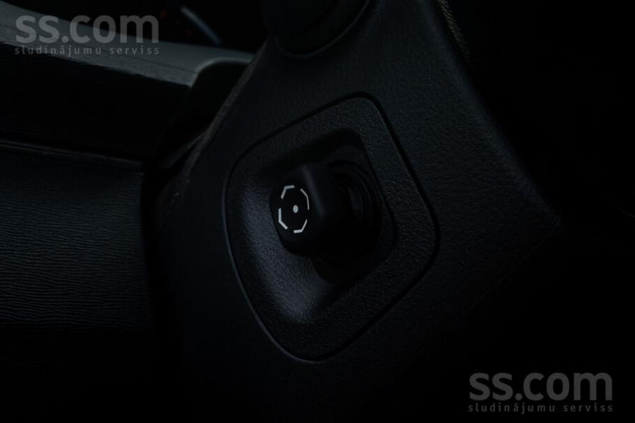Pelēks Toyota Avensis 2010 Jelgava, ar dzinēja tilpumu 2.20 L un nobraukumu 360 tūkst. km par 3300 €, foto 19 vietnē AUTOMOTO.COM.LV