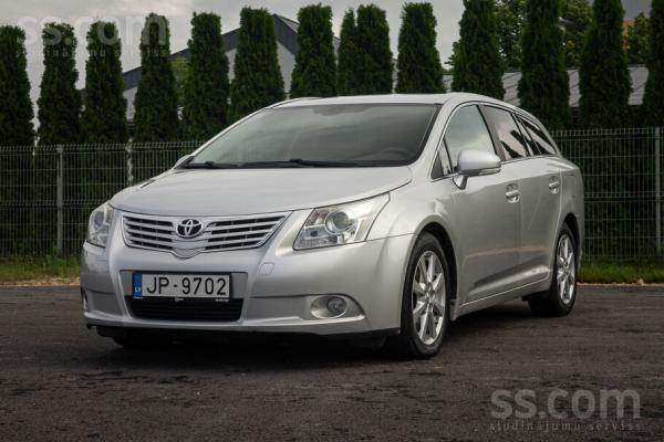 Pelēks Toyota Avensis 2010 Jelgava, ar dzinēja tilpumu 2.20 L un nobraukumu 360 tūkst. km par 3300 €, foto 4 vietnē AUTOMOTO.COM.LV