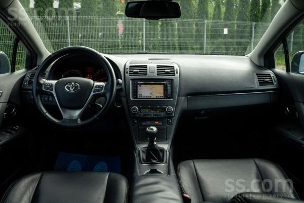 Pelēks Toyota Avensis 2010 Jelgava, ar dzinēja tilpumu 2.20 L un nobraukumu 360 tūkst. km par 3300 €, foto 10 vietnē AUTOMOTO.COM.LV