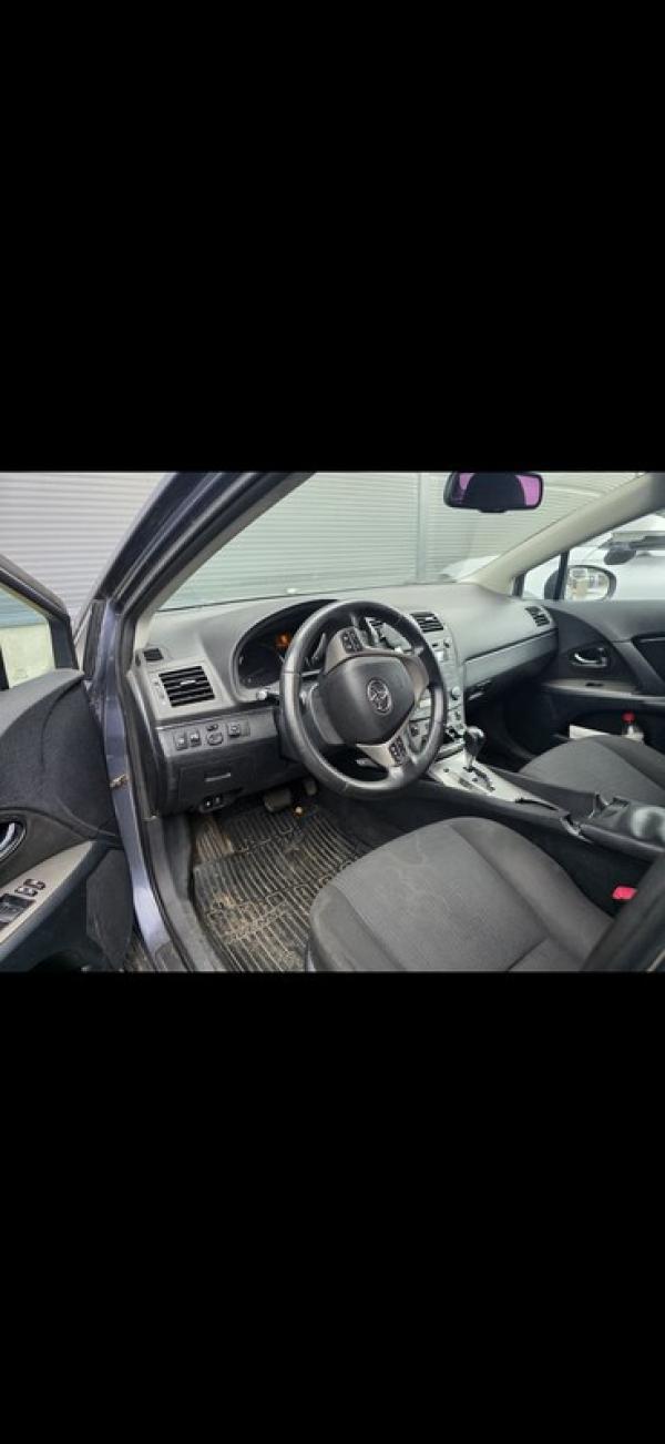 Grey Toyota Avensis 2010 in Tallinn, with an engine capacity of 2.00 L and mileage of 343 thousand km for 3000 €, photo 9 on AUTOMOTO.COM.LV