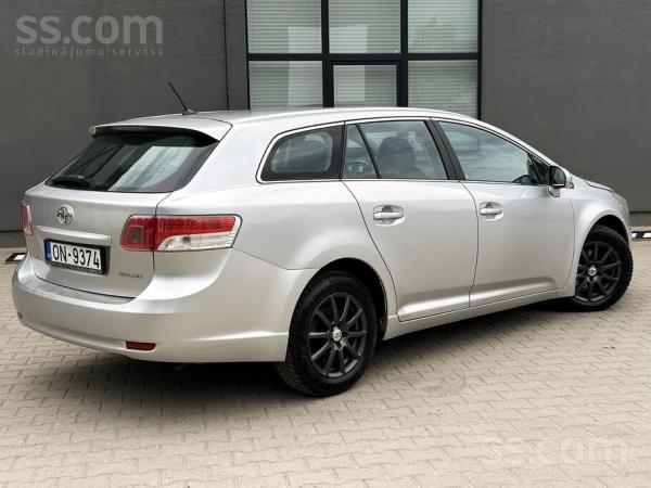 Pelēks Toyota Avensis 2010 Rīga, ar dzinēja tilpumu 2.00 L un nobraukumu 330 tūkst. km par 3900 €, foto 7 vietnē AUTOMOTO.COM.LV