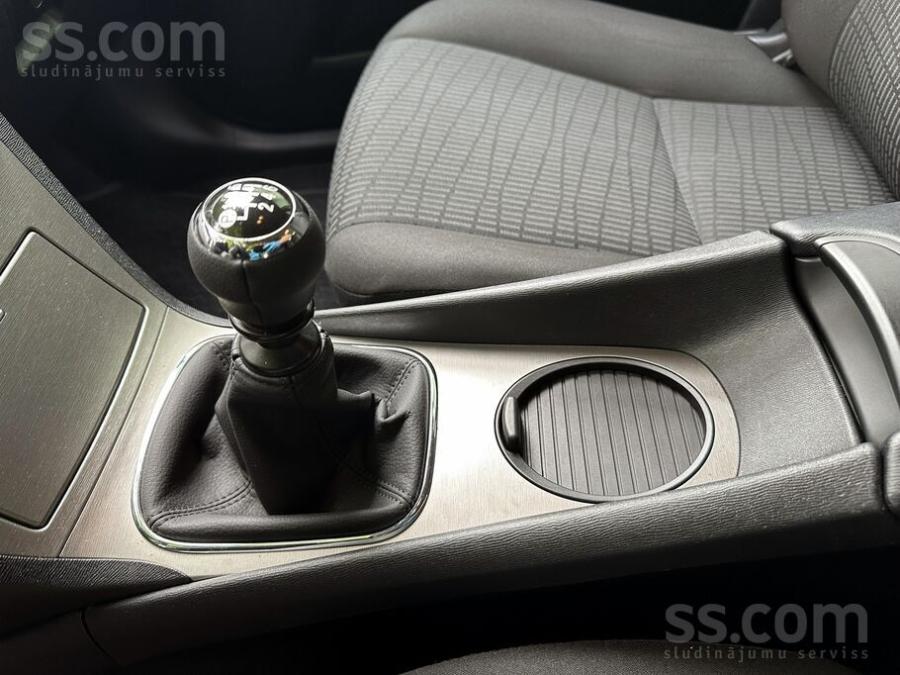 Серый Тойота Авенсис 2010 в Рига, объемом двигателя 2.00 л и пробегом 330 тыс. км за 3900 €, фото 18 на AUTOMOTO.COM.LV