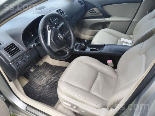 Серый Тойота Авенсис 2010 в Рига, объемом двигателя 2.00 л и пробегом 390 тыс. км за 2250 €, фото 3 на AUTOMOTO.COM.LV