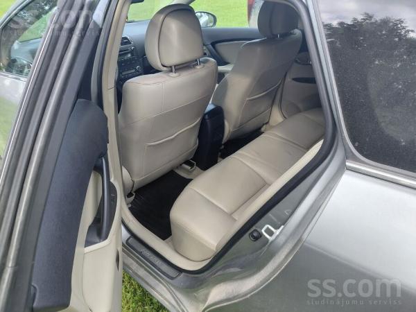 Серый Тойота Авенсис 2010 в Рига, объемом двигателя 2.00 л и пробегом 390 тыс. км за 2250 €, фото 4 на AUTOMOTO.COM.LV