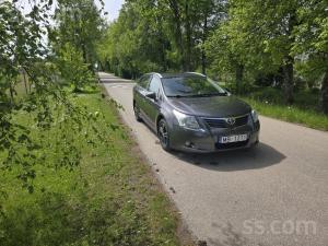 Grey Toyota Avensis 2011 in Riga, with an engine capacity of 2.00 L and mileage of 329 thousand km for 5595 €, photo 2 on AUTOMOTO.COM.LV
