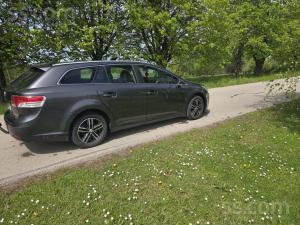 Grey Toyota Avensis 2011 in Riga, with an engine capacity of 2.00 L and mileage of 329 thousand km for 5595 €, photo 4 on AUTOMOTO.COM.LV