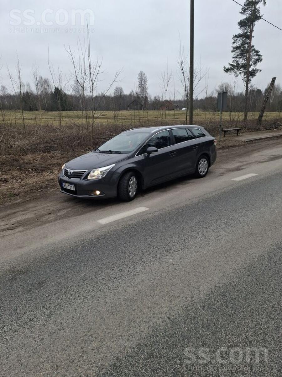 Grey Toyota Avensis 2011 in Riga, with an engine capacity of 2.00 L and mileage of 329 thousand km for 5595 €, photo 6 on AUTOMOTO.COM.LV