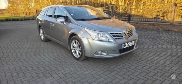 Grey Toyota Avensis 2011 in Taurage, with an engine capacity of 2.00 L and mileage of 180 thousand km for 3900 €, photo 1 on AUTOMOTO.COM.LV