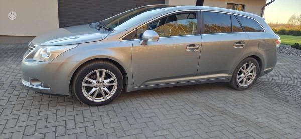 Grey Toyota Avensis 2011 in Taurage, with an engine capacity of 2.00 L and mileage of 180 thousand km for 3900 €, photo 4 on AUTOMOTO.COM.LV