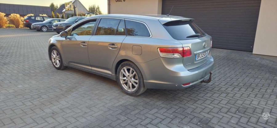 Pelēks Toyota Avensis 2011 Tauragė, ar dzinēja tilpumu 2.00 L un nobraukumu 180 tūkst. km par 3900 €, foto 8 vietnē AUTOMOTO.COM.LV