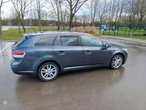 Grey Toyota Avensis 2011 in Klaipeda, with an engine capacity of 2.23 L and mileage of 211 thousand km for 5200 €, photo 2 on AUTOMOTO.COM.LV
