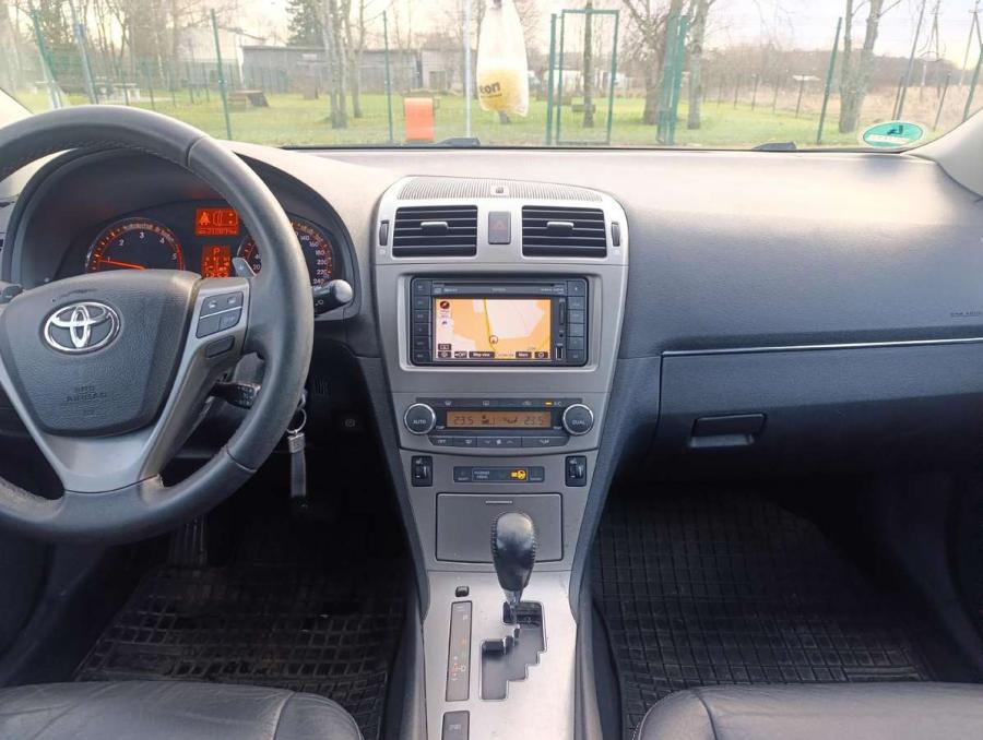 Grey Toyota Avensis 2011 in Klaipeda, with an engine capacity of 2.23 L and mileage of 211 thousand km for 5200 €, photo 12 on AUTOMOTO.COM.LV