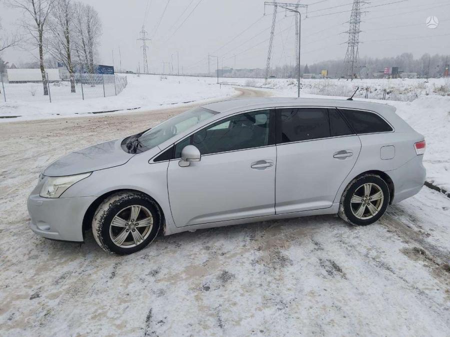 Pelēks Toyota Avensis 2011 Šauļi, ar dzinēja tilpumu 2.00 L un nobraukumu 269 tūkst. km par 4100 €, foto 2 vietnē AUTOMOTO.COM.LV