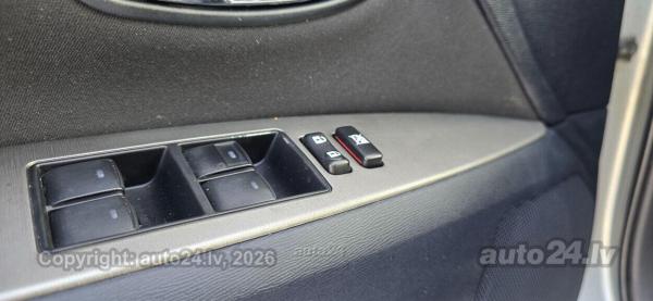 Grey Toyota Avensis 2011 in Rakvere, with an engine capacity of 1.80 L and mileage of 233 thousand km for 5300 €, photo 11 on AUTOMOTO.COM.LV