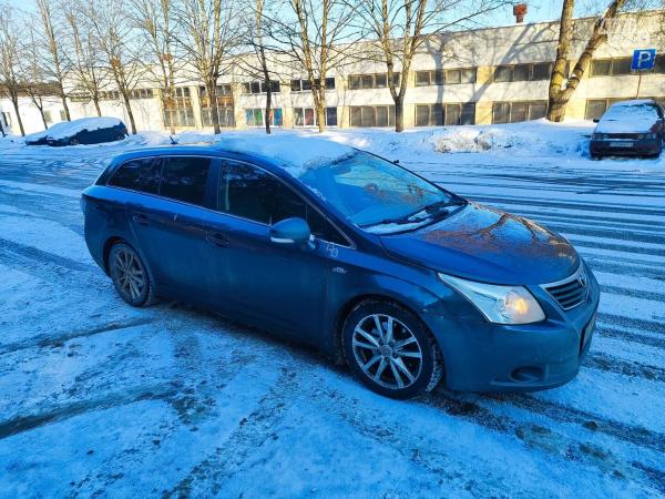 Grey Toyota Avensis 2011 in Vilnius, with an engine capacity of 2.20 L and mileage of 440 thousand km for 1700 €, photo 3 on AUTOMOTO.COM.LV