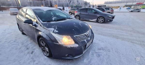 Grey Toyota Avensis 2011 in Kaunas, with an engine capacity of 2.00 L and mileage of 390 thousand km for 2000 €, photo 1 on AUTOMOTO.COM.LV