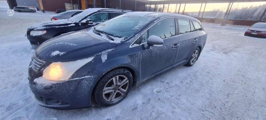 Pelēks Toyota Avensis 2011 Kauņa, ar dzinēja tilpumu 2.00 L un nobraukumu 390 tūkst. km par 2000 €, foto 2 vietnē AUTOMOTO.COM.LV