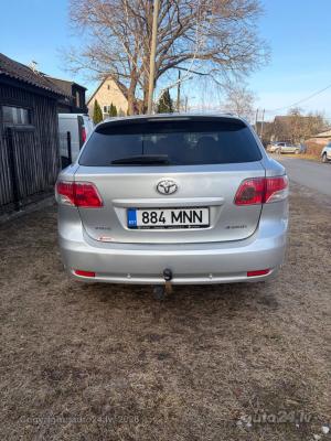 Pelēks Toyota Avensis 2011 Pērnava, ar dzinēja tilpumu 1.80 L un nobraukumu 204 tūkst. km par 5300 €, foto 4 vietnē AUTOMOTO.COM.LV