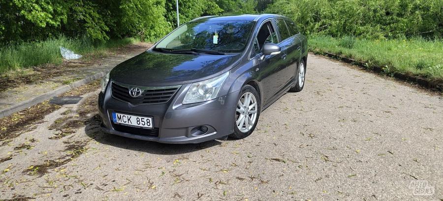 Серый Тойота Авенсис 2011 в Вильнюс, объемом двигателя 2.20 л и пробегом 400 тыс. км за 2500 €, фото 1 на AUTOMOTO.COM.LV