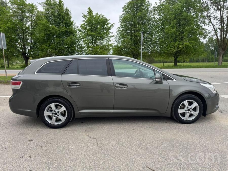 Pelēks Toyota Avensis 2011 Ogre, ar dzinēja tilpumu 1.80 L un nobraukumu 223 tūkst. km par 6950 €, foto 10 vietnē AUTOMOTO.COM.LV