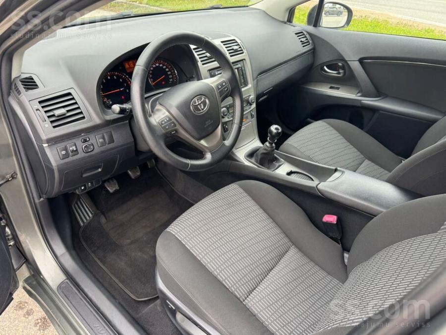 Pelēks Toyota Avensis 2011 Ogre, ar dzinēja tilpumu 1.80 L un nobraukumu 223 tūkst. km par 6950 €, foto 22 vietnē AUTOMOTO.COM.LV