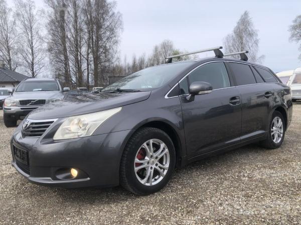 Серый Тойота Авенсис 2011 в Валмиера, объемом двигателя 2.00 л и пробегом 295 тыс. км за 4390 €, фото 1 на AUTOMOTO.COM.LV
