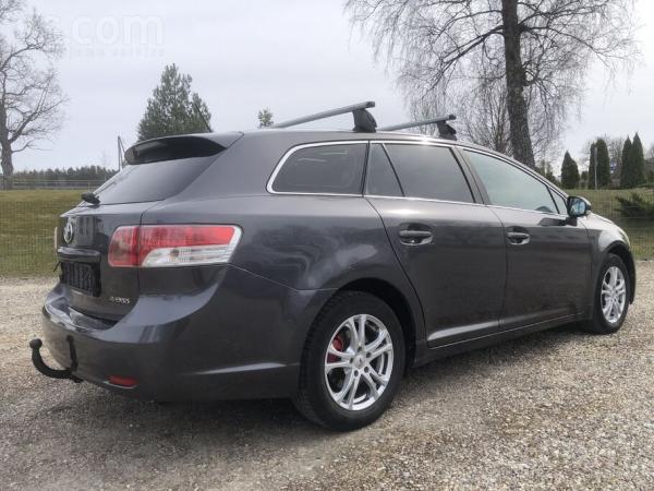 Серый Тойота Авенсис 2011 в Валмиера, объемом двигателя 2.00 л и пробегом 295 тыс. км за 4390 €, фото 3 на AUTOMOTO.COM.LV