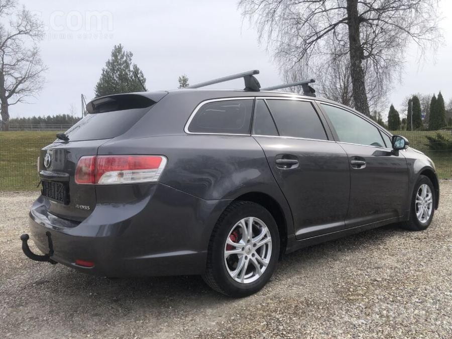 Серый Тойота Авенсис 2011 в Валмиера, объемом двигателя 2.00 л и пробегом 295 тыс. км за 4390 €, фото 4 на AUTOMOTO.COM.LV