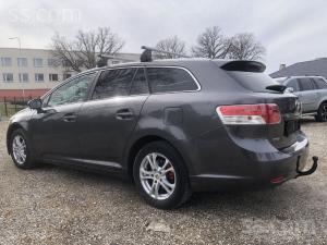 Серый Тойота Авенсис 2011 в Валмиера, объемом двигателя 2.00 л и пробегом 295 тыс. км за 4390 €, фото 5 на AUTOMOTO.COM.LV