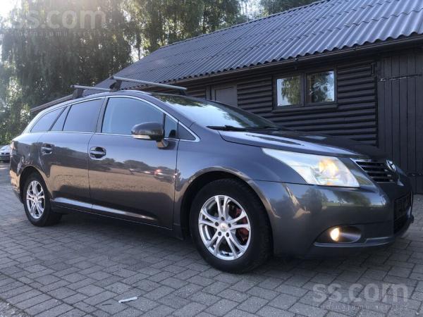 Grey Toyota Avensis 2011 in Valmiera, with an engine capacity of 2.00 L and mileage of 295 thousand km for 4390 €, photo 1 on AUTOMOTO.COM.LV