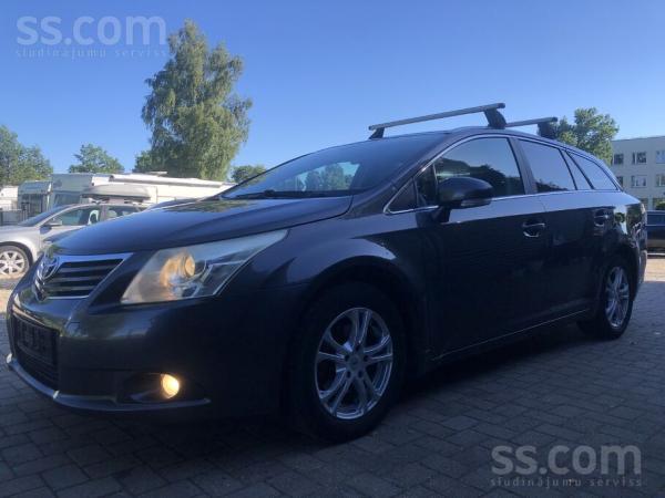 Grey Toyota Avensis 2011 in Valmiera, with an engine capacity of 2.00 L and mileage of 295 thousand km for 4390 €, photo 2 on AUTOMOTO.COM.LV