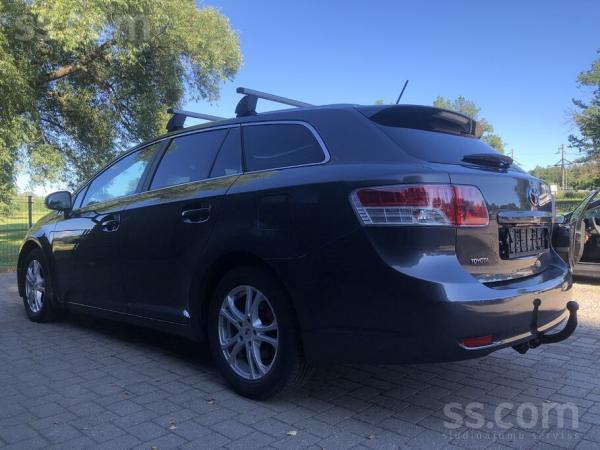 Grey Toyota Avensis 2011 in Valmiera, with an engine capacity of 2.00 L and mileage of 295 thousand km for 4390 €, photo 4 on AUTOMOTO.COM.LV