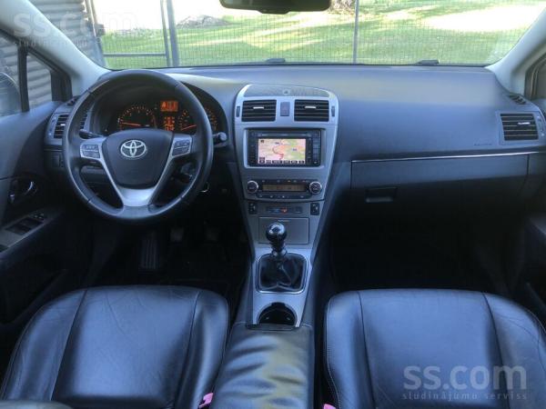Grey Toyota Avensis 2011 in Valmiera, with an engine capacity of 2.00 L and mileage of 295 thousand km for 4390 €, photo 6 on AUTOMOTO.COM.LV