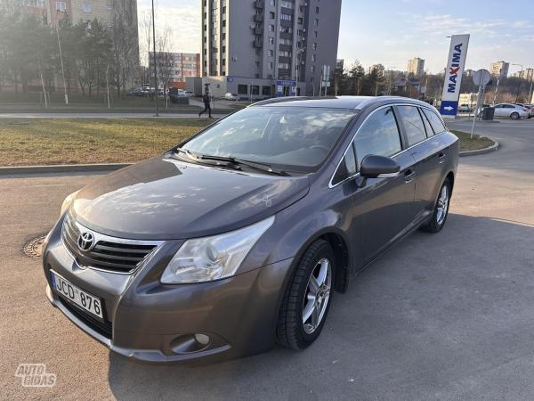 Pelēks Toyota Avensis 2011 Kauņa, ar dzinēja tilpumu 2.00 L un nobraukumu 291 tūkst. km par 4500 €, foto 1 vietnē AUTOMOTO.COM.LV