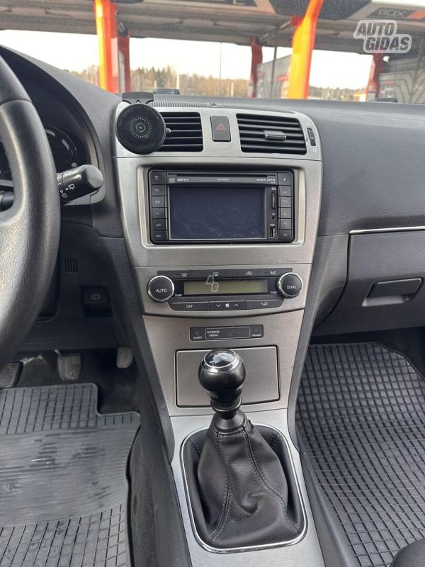 Pelēks Toyota Avensis 2011 Kauņa, ar dzinēja tilpumu 2.00 L un nobraukumu 291 tūkst. km par 4500 €, foto 7 vietnē AUTOMOTO.COM.LV