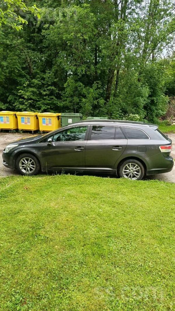 Grey Toyota Avensis 2011 in Aizkraukle, with an engine capacity of 2.00 L and mileage of 218 thousand km for 4000 €, photo 2 on AUTOMOTO.COM.LV